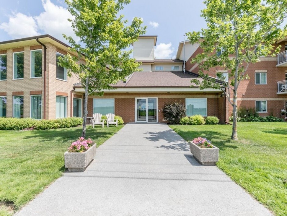 Beautiful Renovated 2-Bedroom Condo in Excellent Building | Krista ...