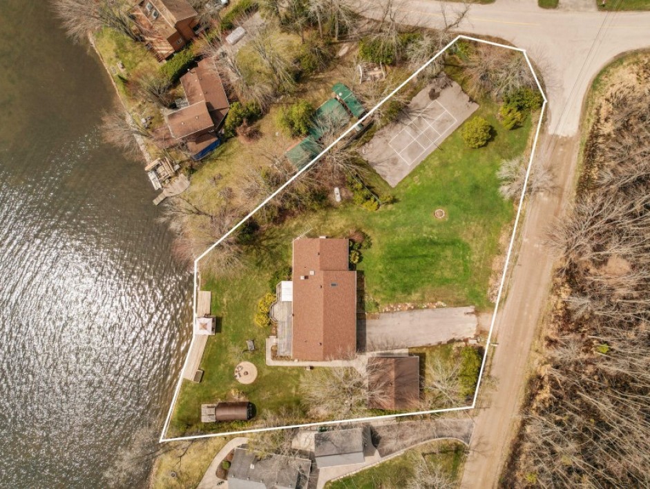 Your Year-Round Retreat on Lake Simcoe - South-Facing with Endless ...